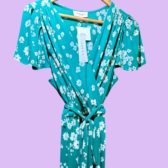Gilli | Dresses | Nwt Floral Green Wrap Dress | Poshmark